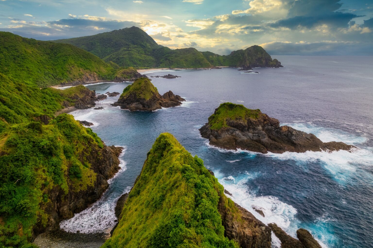Pantai Unik dan Tersembunyi Lombok Tengah – Go Mandalika